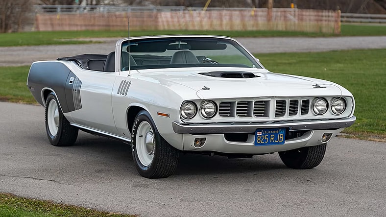 1971 Plymouth Hemi Cuda Convertible Sold For $3.3 Million | American ...