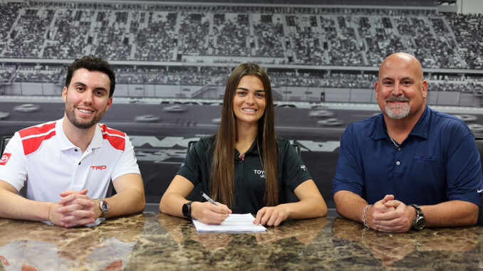 17-Year-Old Xtreme Outlaw Midgets Champion Jade Avedesian Signs With ...