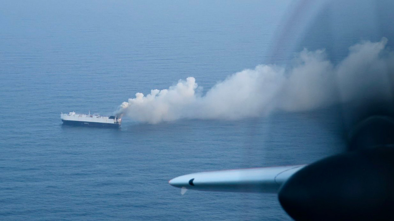 See It: Morning Midas Car Carrier Ship Burns Off Alaska As U.S. Coast ...